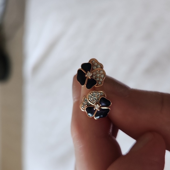 Pandora | Jewelry | Pandora Flower | Poshmark